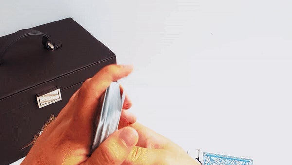 カードゲーマー必見！リアルな感触を追求したカードとゲームチップ【SPADAS】｜マクアケ - アタラシイものや体験の応援購入サービス