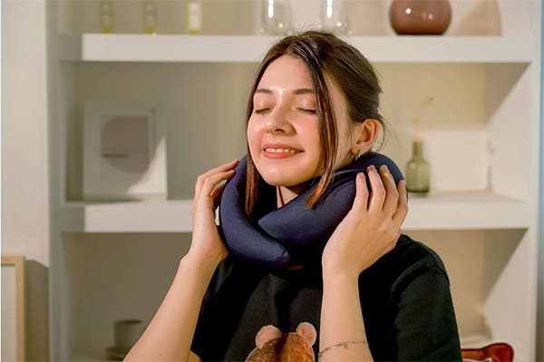 東京→ニューヨーク 14時間のフライトも快適に！カタツムリネックピロー｜マクアケ - アタラシイものや体験の応援購入サービス