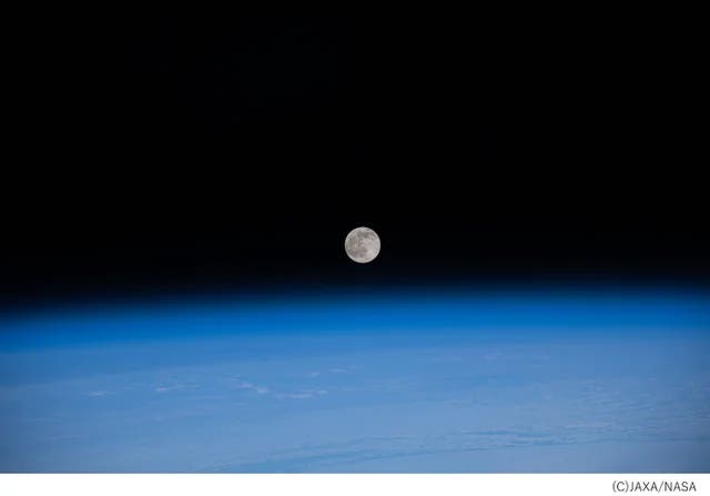 JAXA・東レ共同開発宇宙技術搭載｜服、もう全部これでいい｜WWS×ムーンテック｜マクアケ - アタラシイものや体験の応援購入サービス