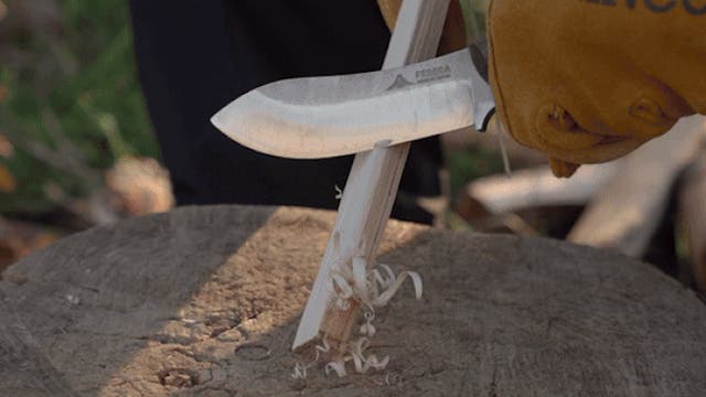 「絶妙カーブ」で食材カットがリズミカルに！FEDECAブッシュクラフトナイフ｜マクアケ - アタラシイものや体験の応援購入サービス