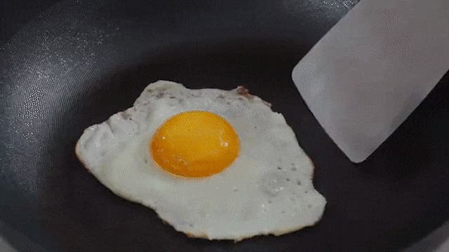 テクノロジー満載！軽い、こげつきにくい、極旨鉄フライパンで簡単にプロ級の味へ。｜マクアケ - アタラシイものや体験の応援購入サービス