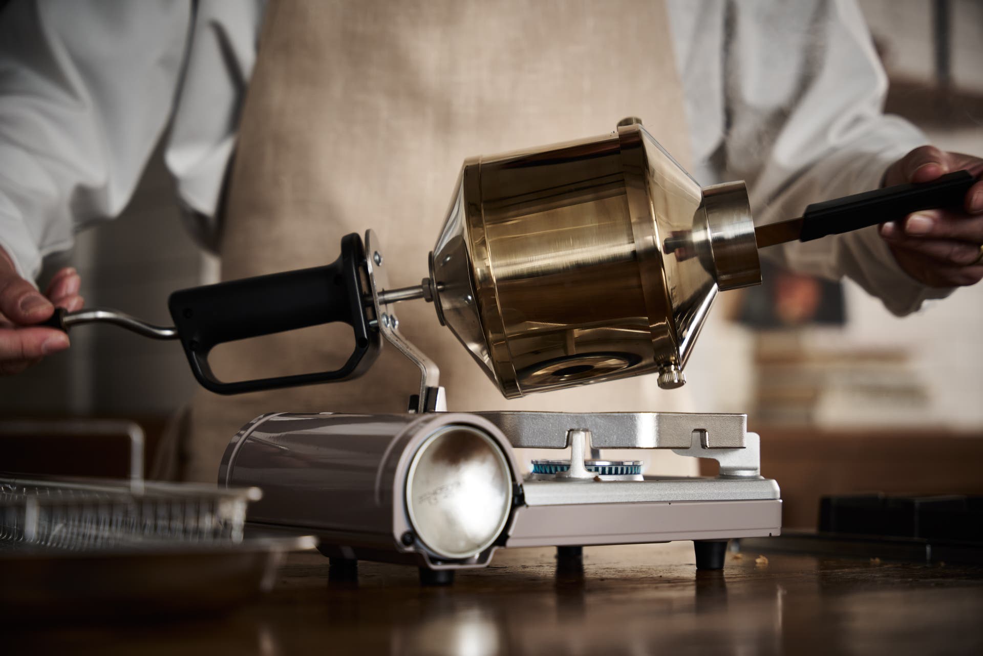 岩谷産業が贈る新焙煎体験。コーヒー好きが遂に叶えた珈琲豆焙煎機MY ROAST｜マクアケ - アタラシイものや体験の応援購入サービス