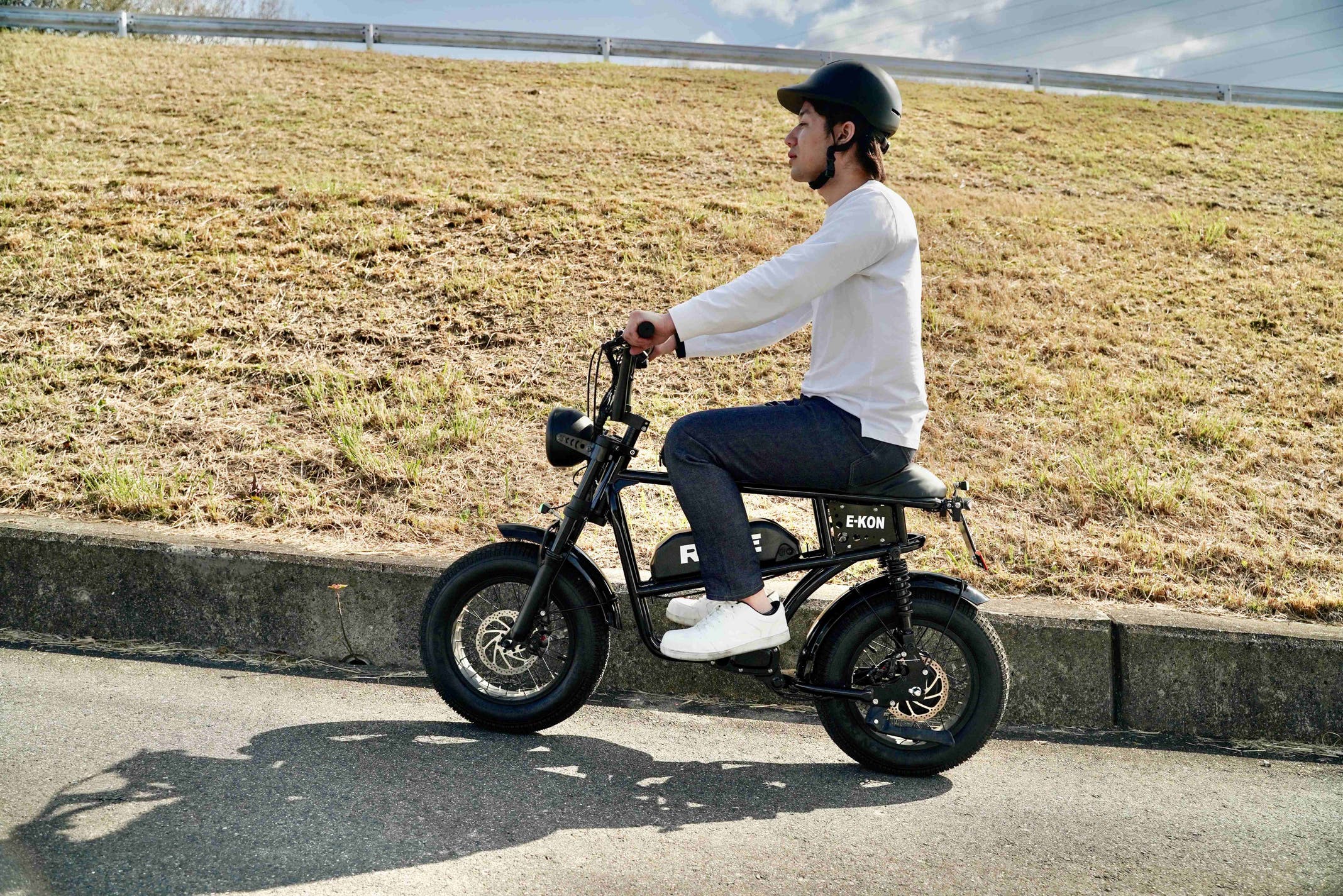 【免許不要】日本人の体格に合わせて開発されたこがない自転車E-KON RIDE｜マクアケ - アタラシイものや体験の応援購入サービス