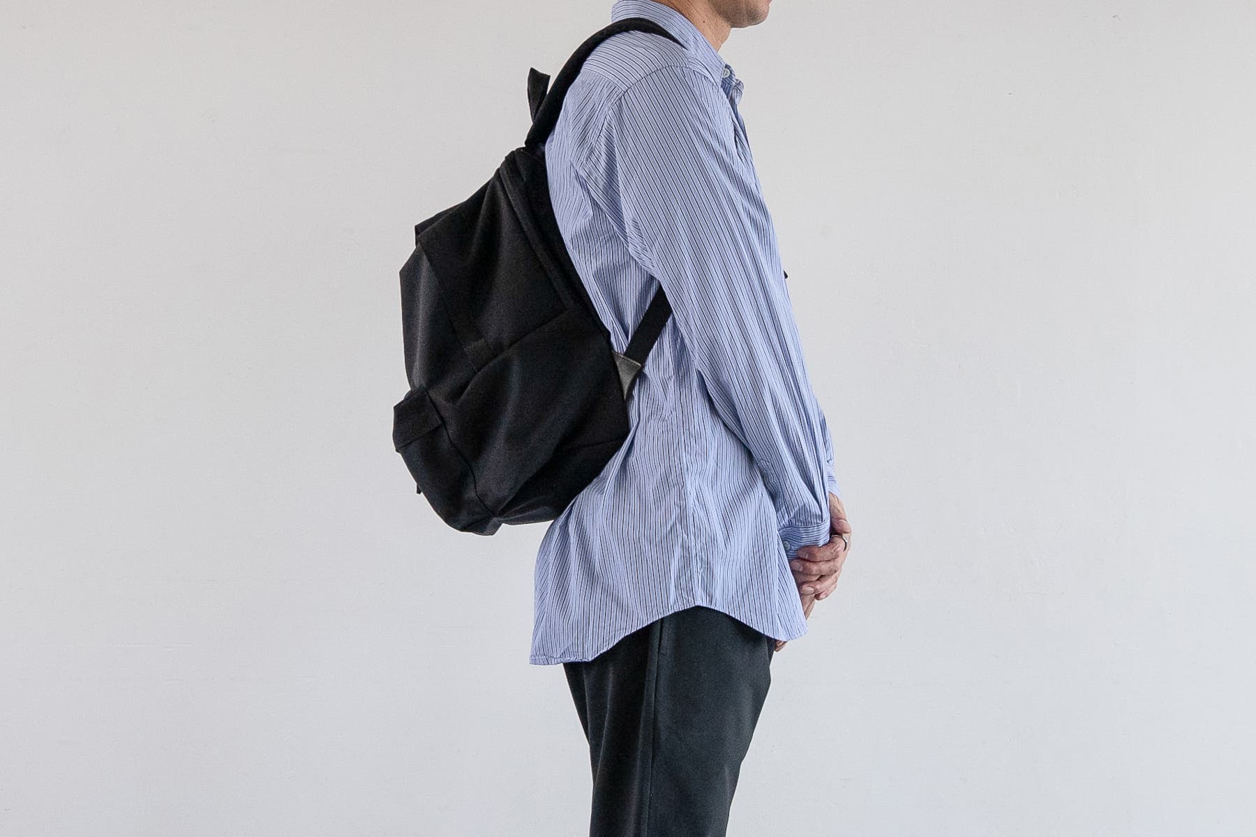 ミニマリストのためのPCデイパック | MNMM｜マクアケ - アタラシイものや体験の応援購入サービス